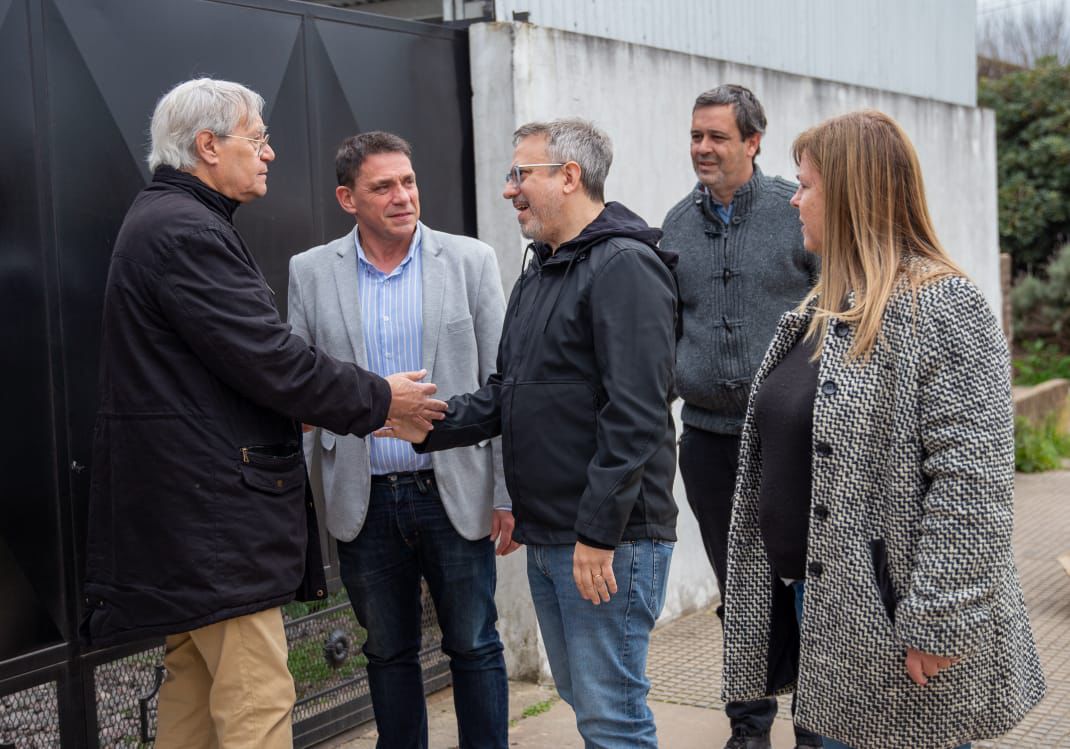 Valenzuela, de campaña por la Primera, estuvo en Las Heras y Navarro ...