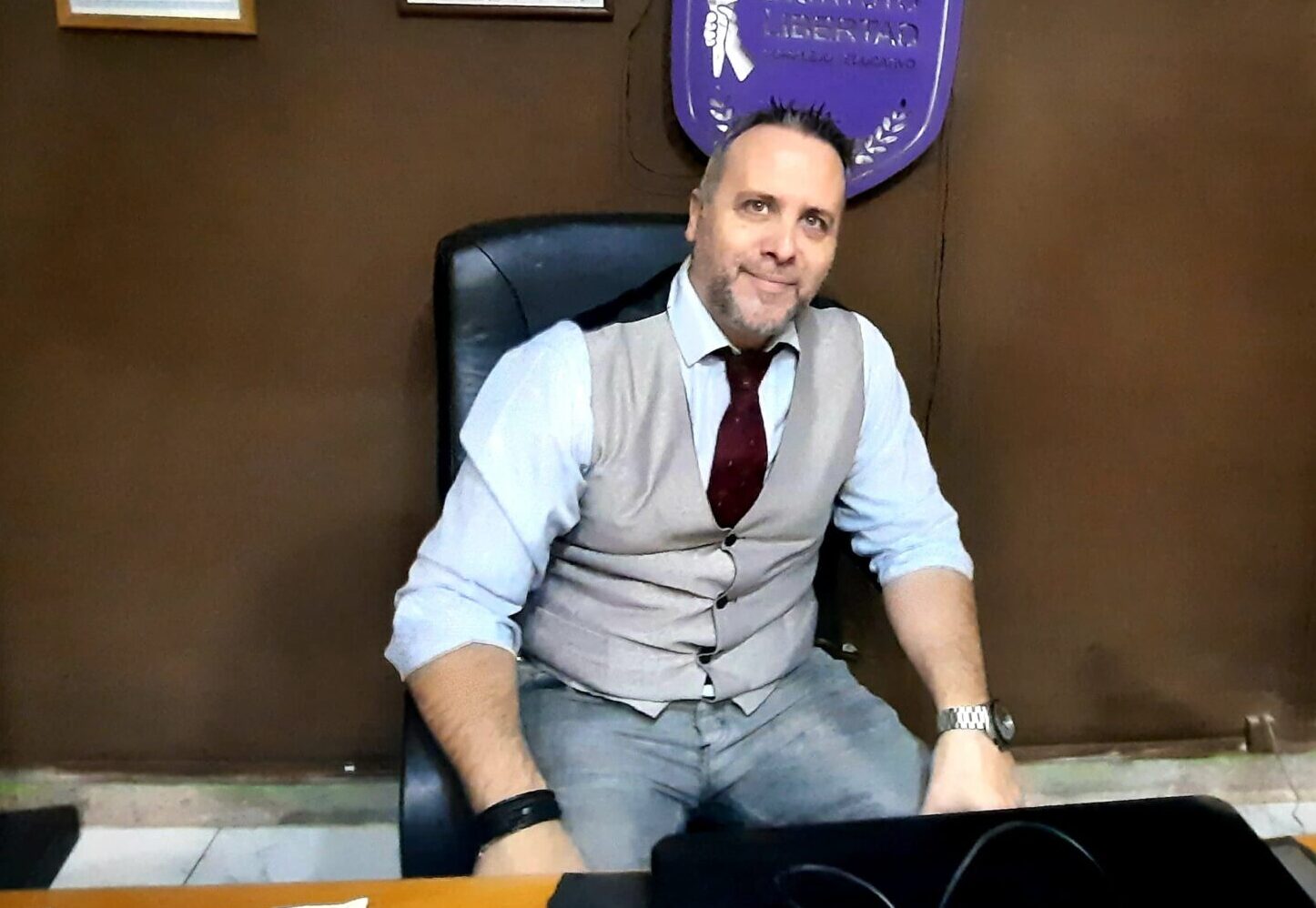 Sardella le respondió a Mollo: "Él está para transmitir y putear en ...